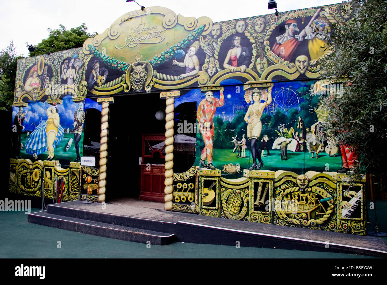Spiegeltent edinburgh hi-res stock photography and images - Alamy