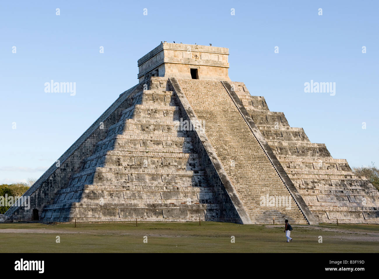 The Pyramid in Chichen Itza Mexico Stock Photo - Alamy