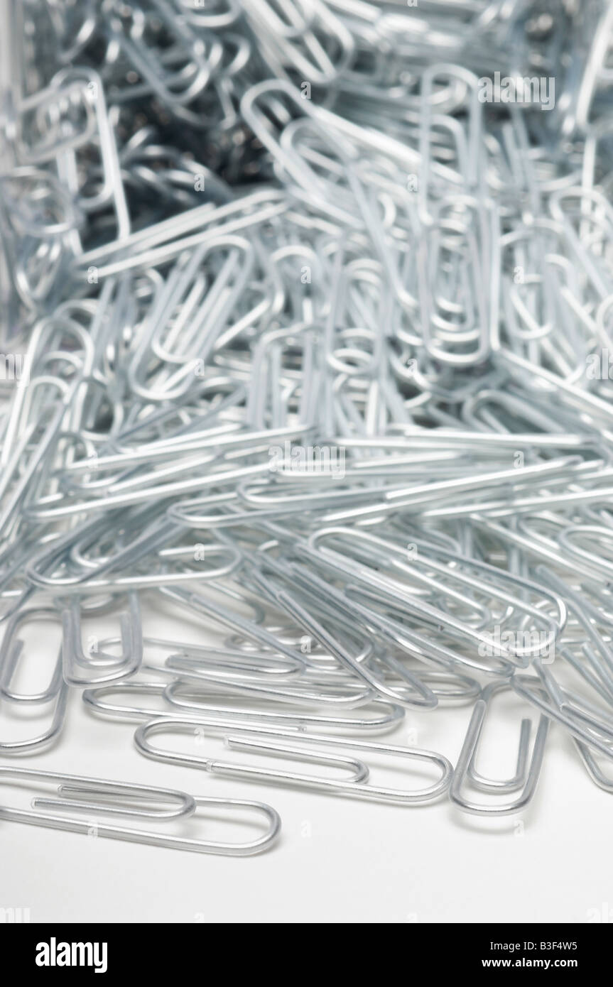 Heap of paper clips, close-up Stock Photo - Alamy