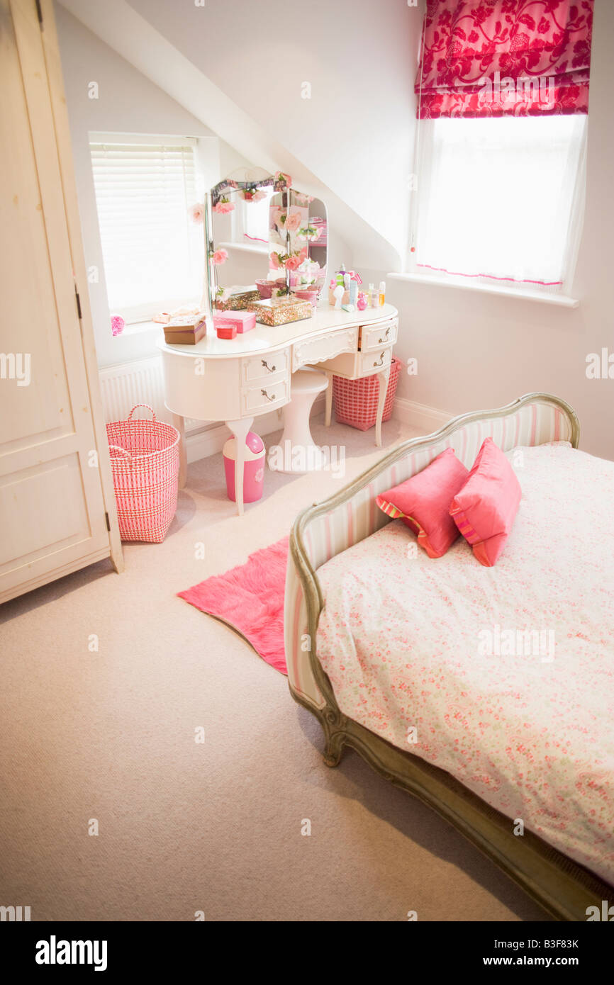 Beautiful girl's bedroom empty hi-res stock photography and images - Alamy