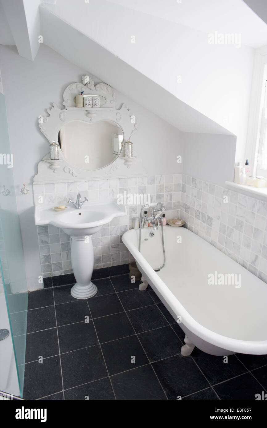 Bathroom bathtub basin hi-res stock photography and images - Alamy