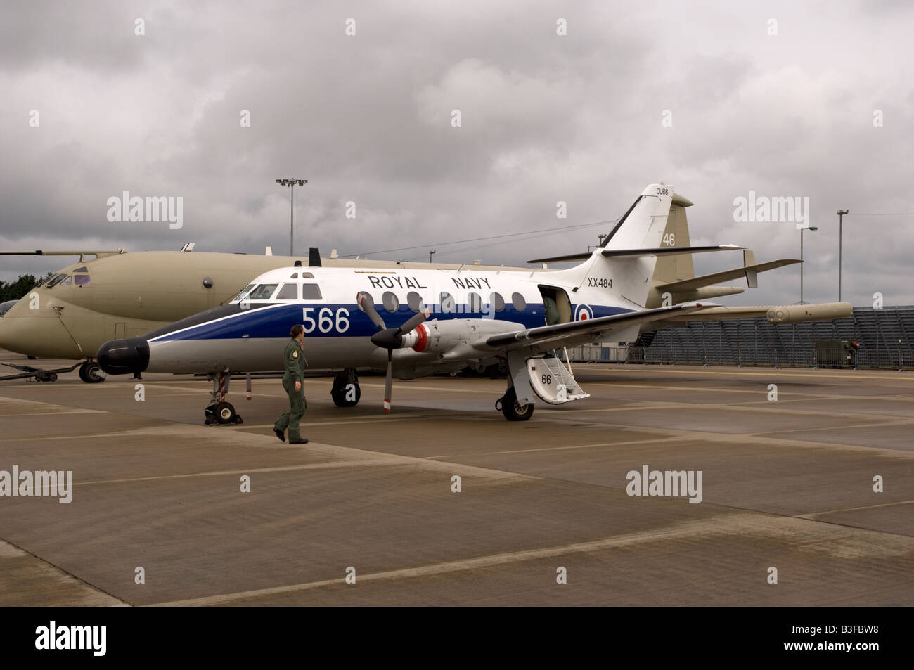 Royal navy bae jetstream hi-res stock photography and images - Alamy