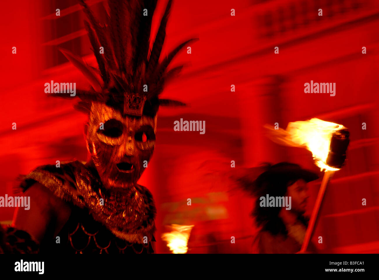 Guy fawkes mask bonfire hi-res stock photography and images - Alamy