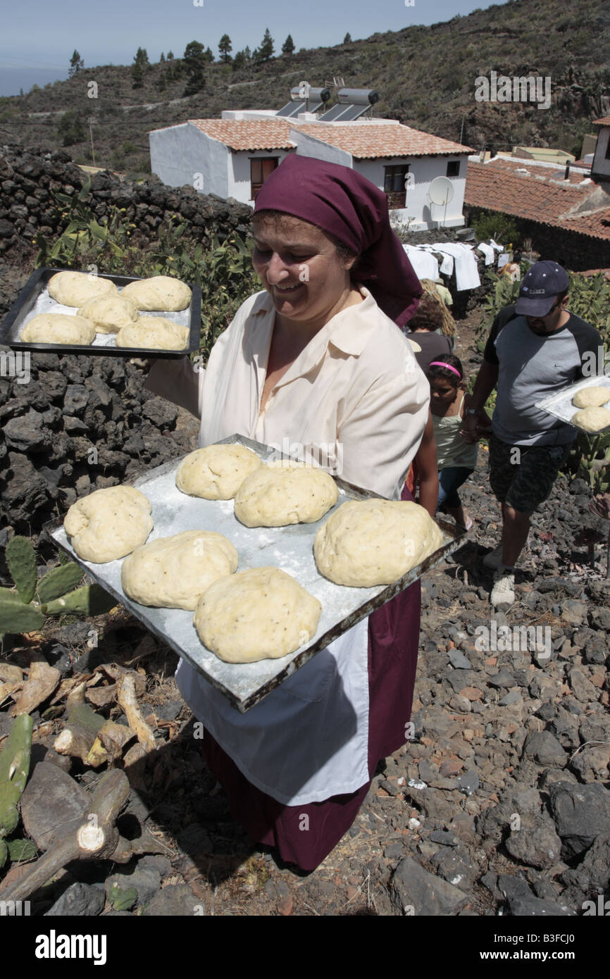 Communal food traditions hi-res stock photography and images - Alamy