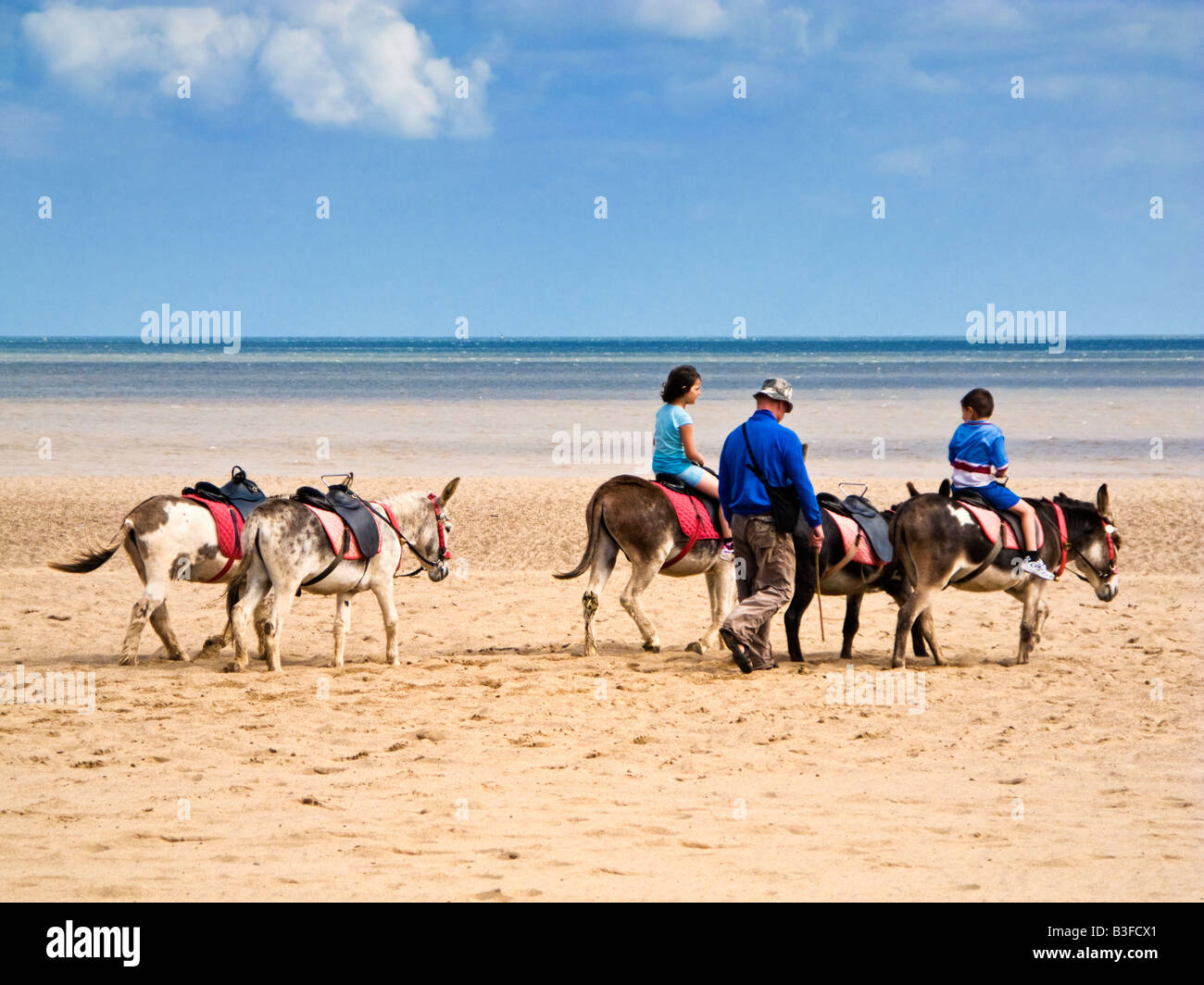 Donkeys beach skegness uk hi-res stock photography and images - Alamy