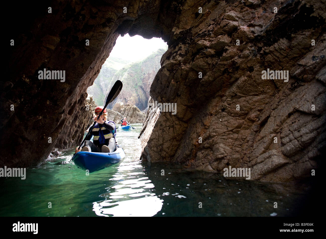 Arch action hi-res stock photography and images - Alamy