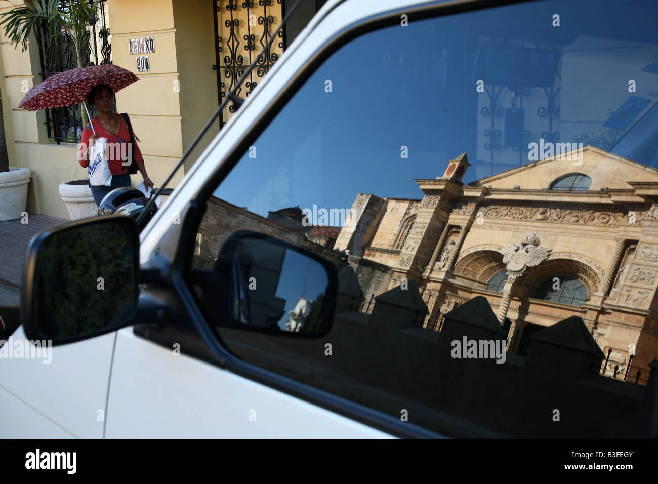 Female tourist in colonial hi-res stock photography and images - Alamy