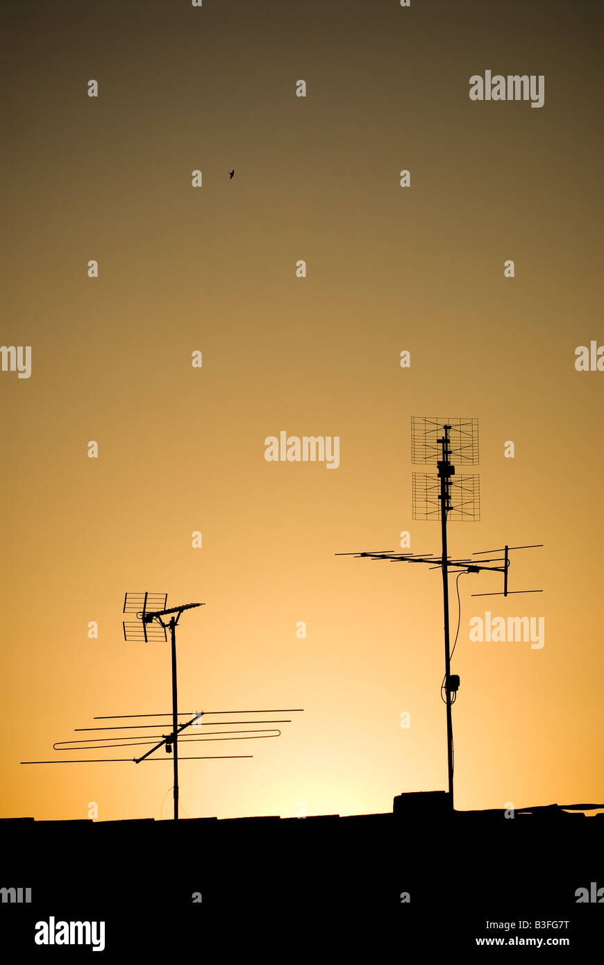 Old television antenna hi-res stock photography and images - Alamy