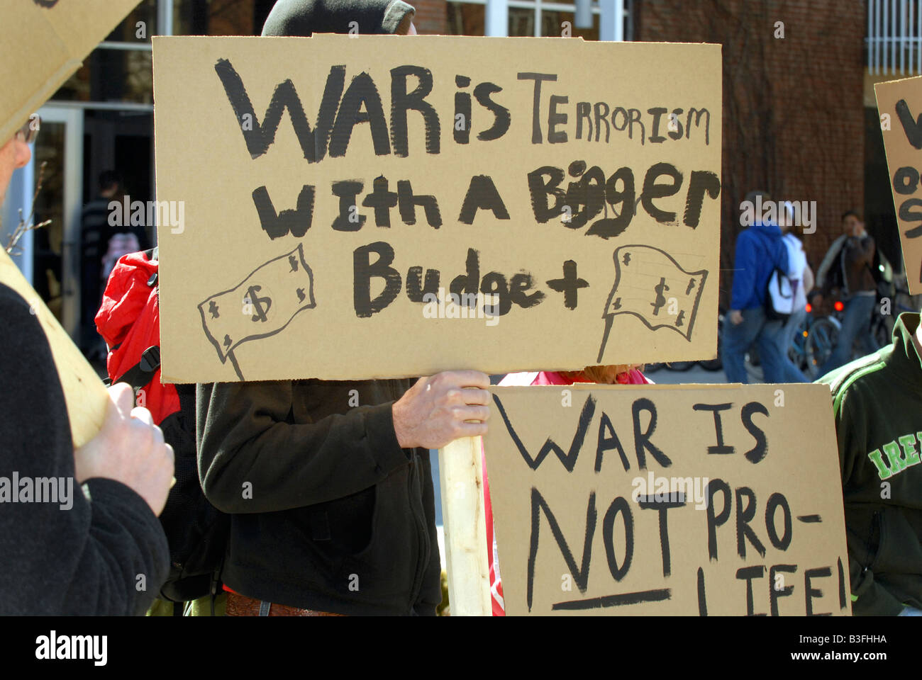 College students protest the U S war with Iraq Stock Photo - Alamy