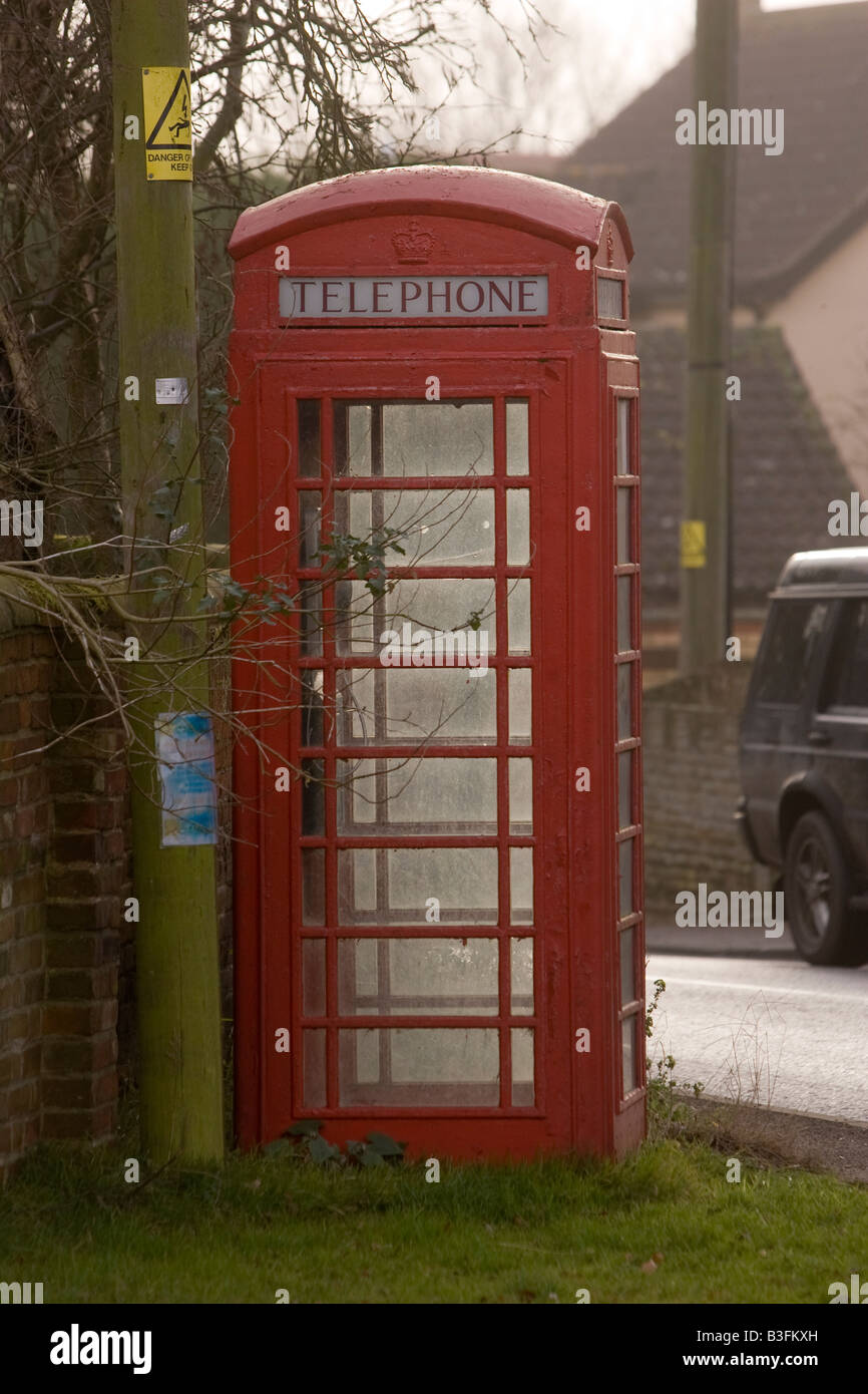 Red Telephone box in an English village Stock Photo - Alamy