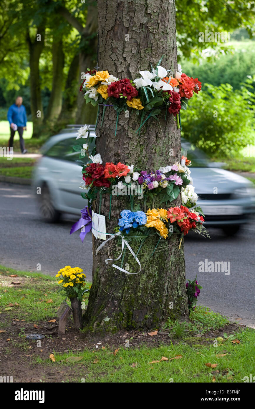 roadside memorial for fatal accident victim Stock Photo - Alamy