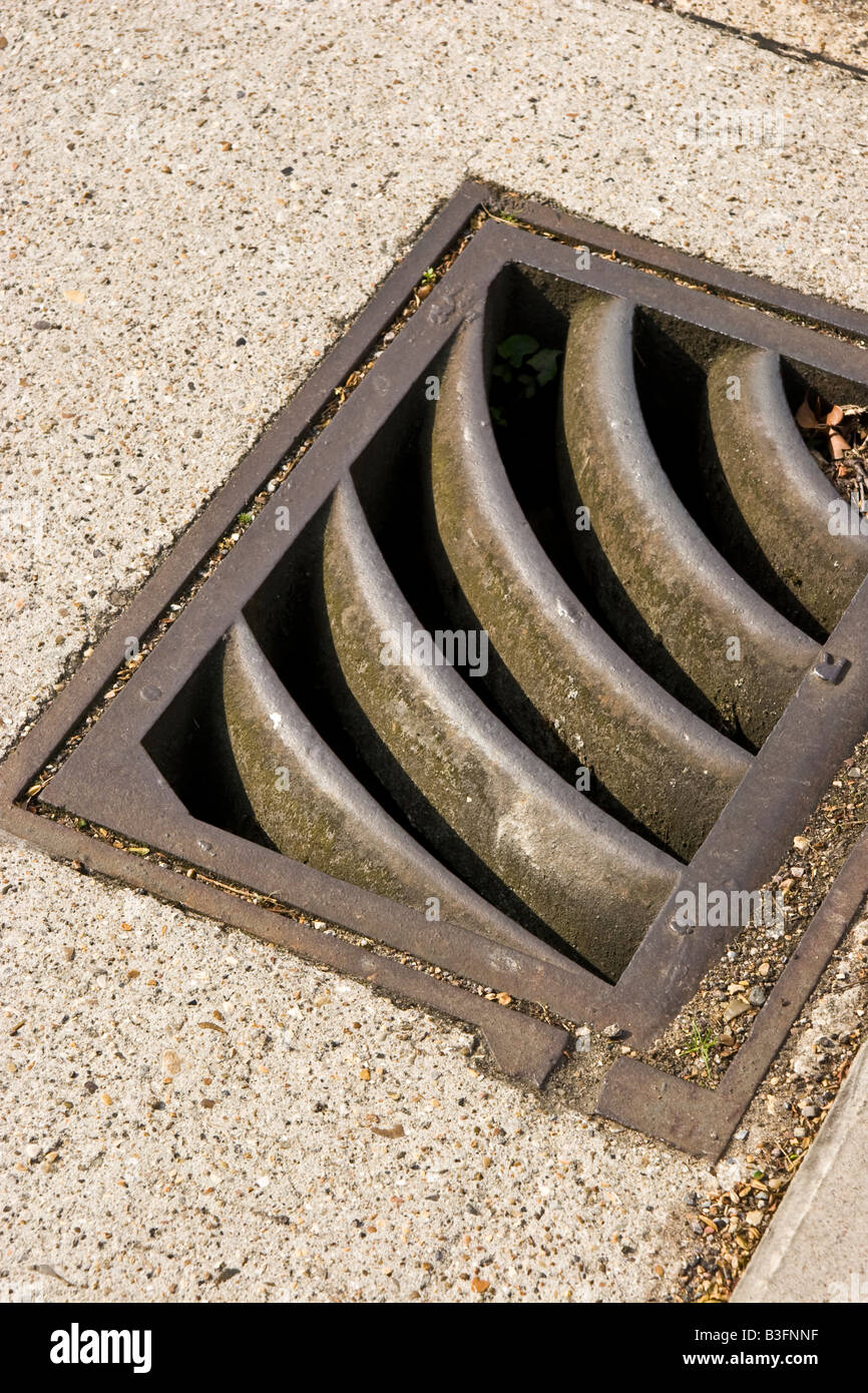 Vertical drain hi-res stock photography and images - Alamy