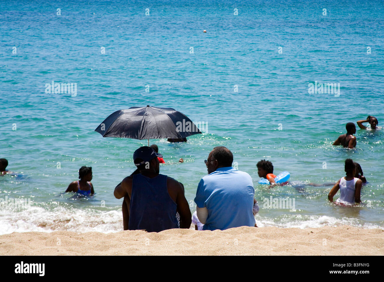 Kids playing on the beach hi-res stock photography and images - Alamy