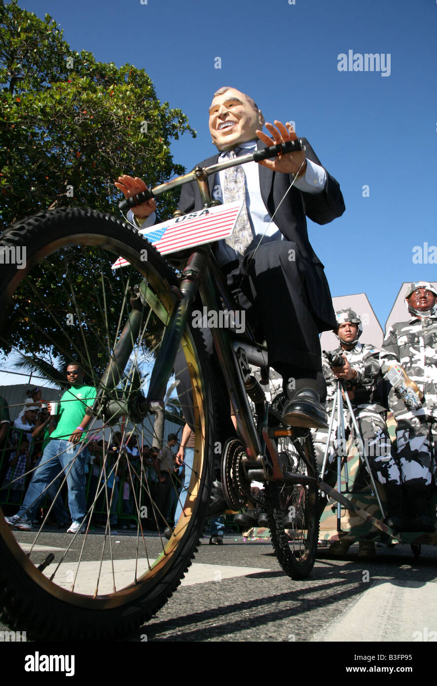 Puppet of US president George Bush taking place in Santo Domingo ...