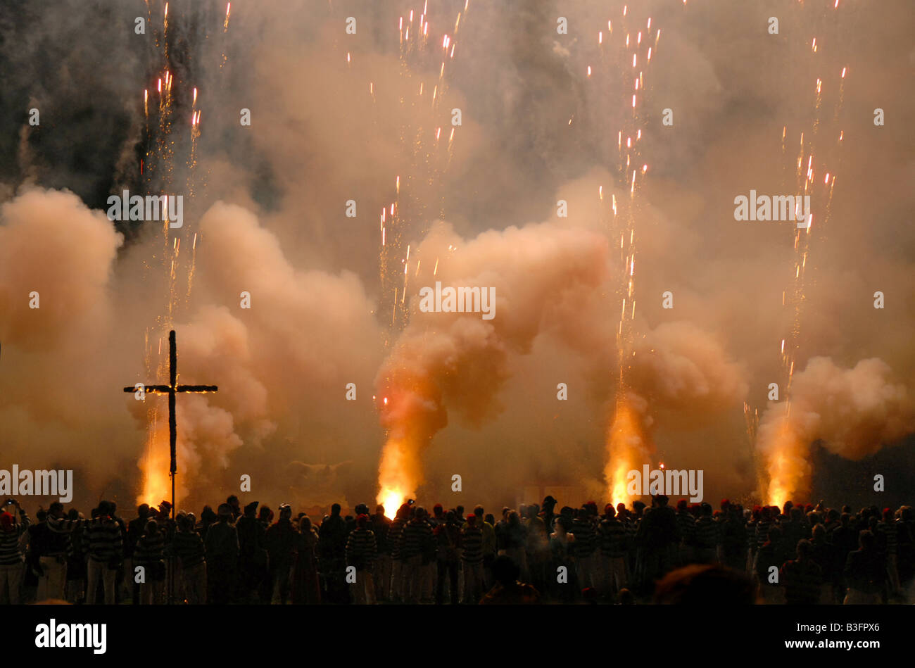 Cliffe bonfire society firework display in Lewes, sussex. 2007 Stock ...