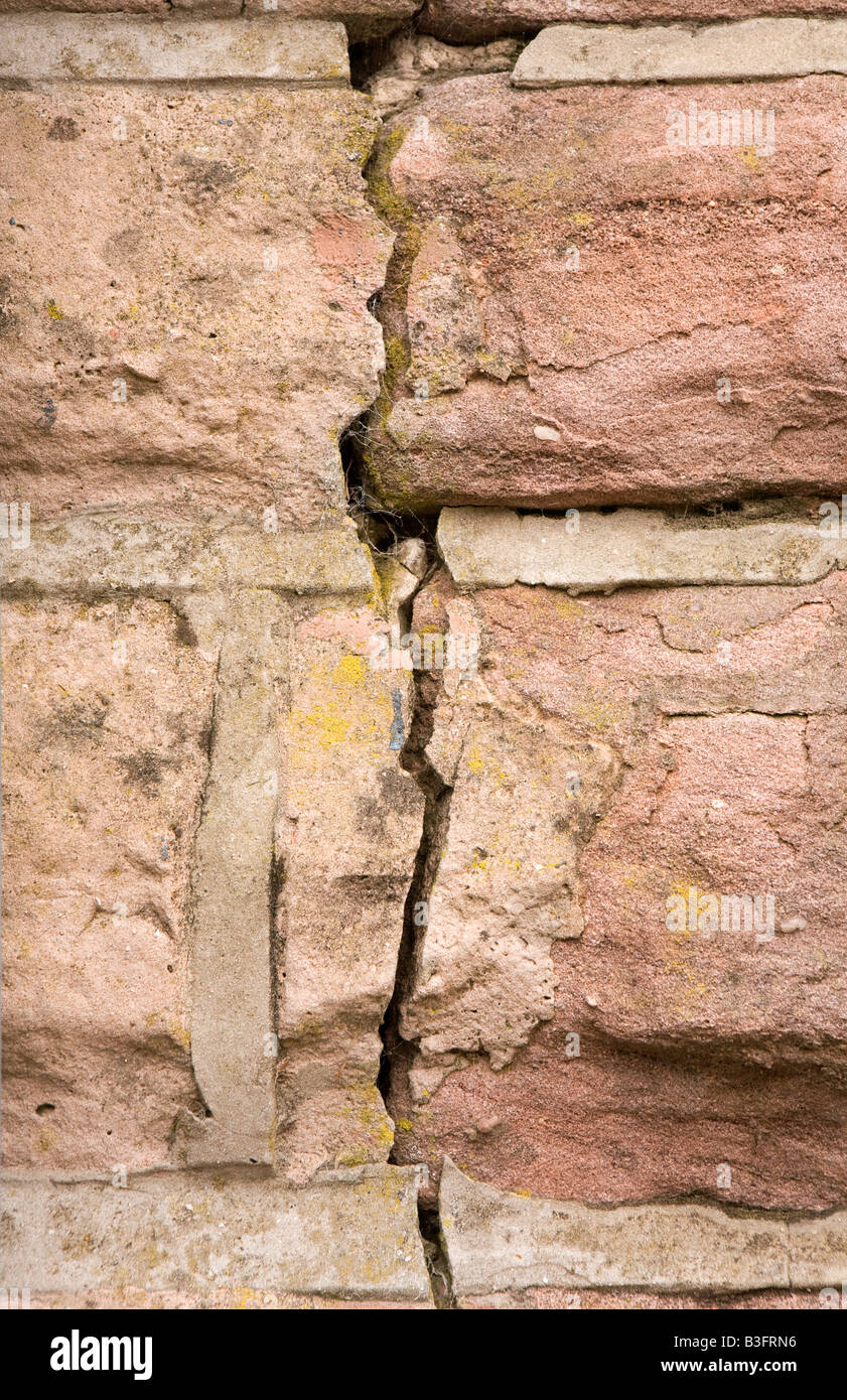 Subsidence house hi-res stock photography and images - Alamy