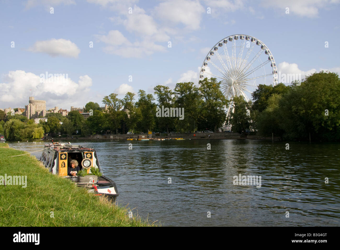 The Royal Windsor Wheel with the River Thames Path in the foreground ...