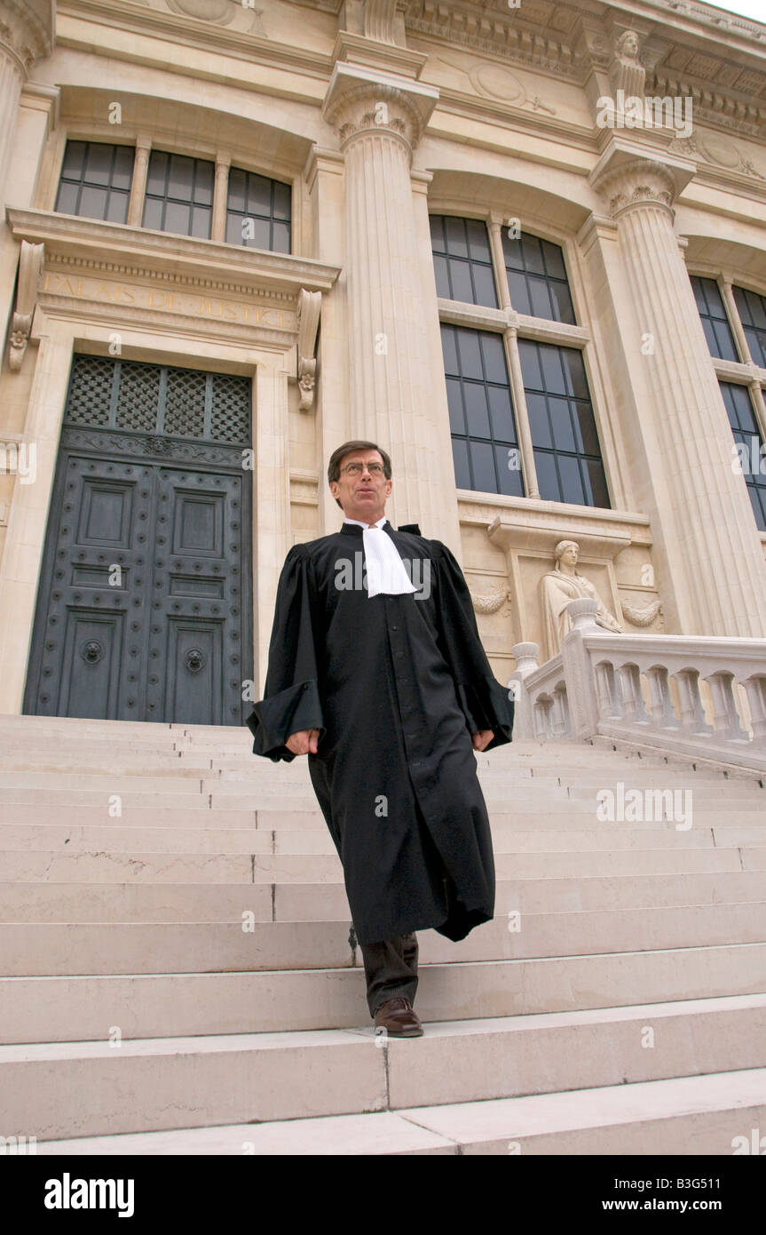 Parisian court hi-res stock photography and images - Alamy