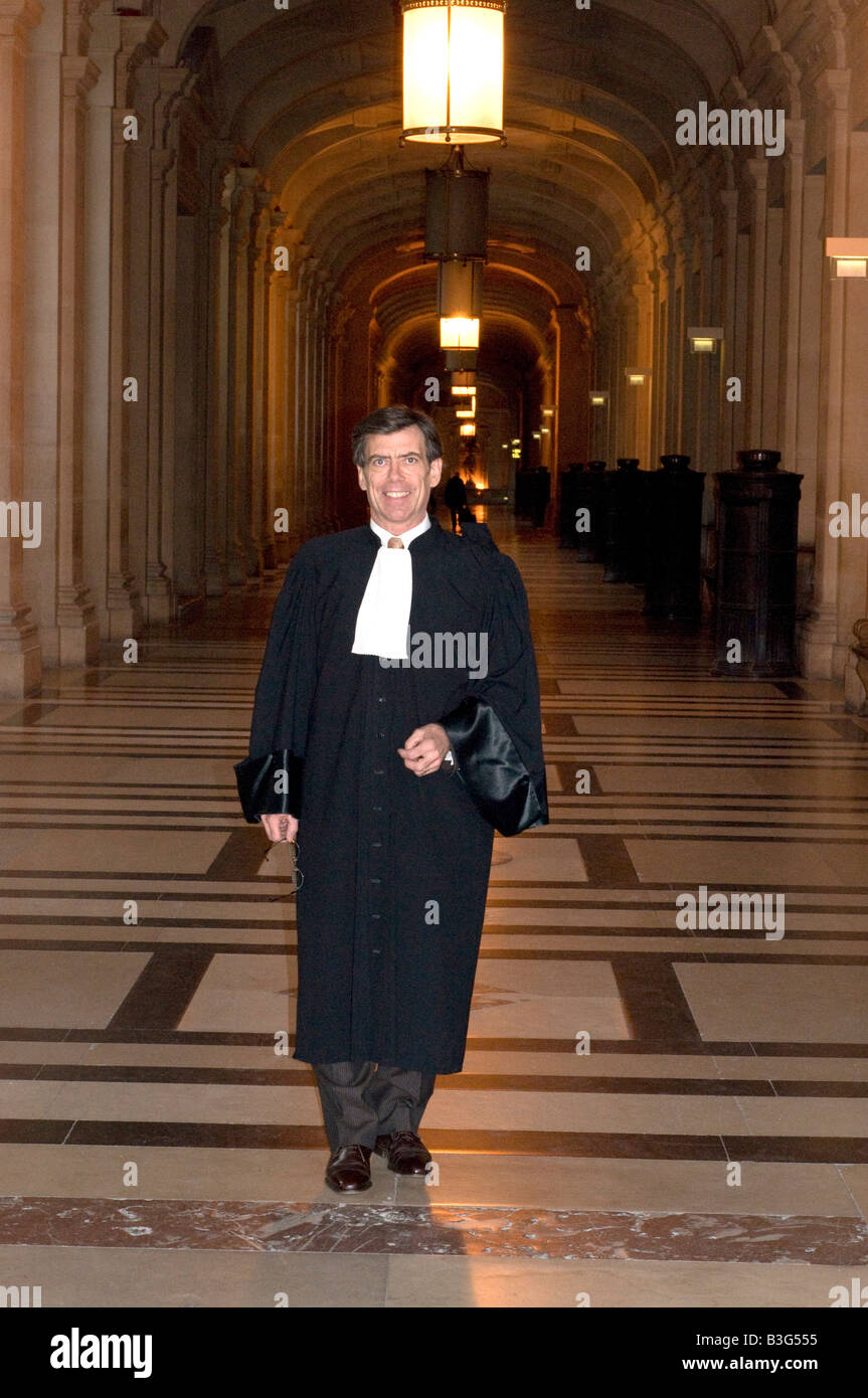 Parisian court hi-res stock photography and images - Alamy