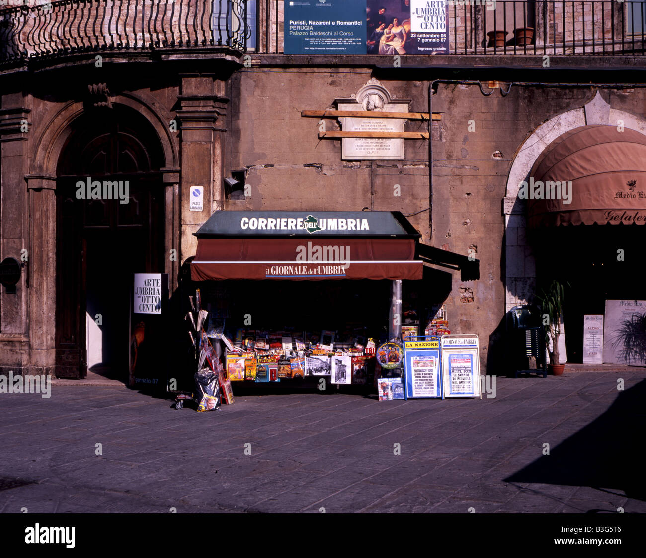 Historical newspaper stand hi-res stock photography and images - Alamy