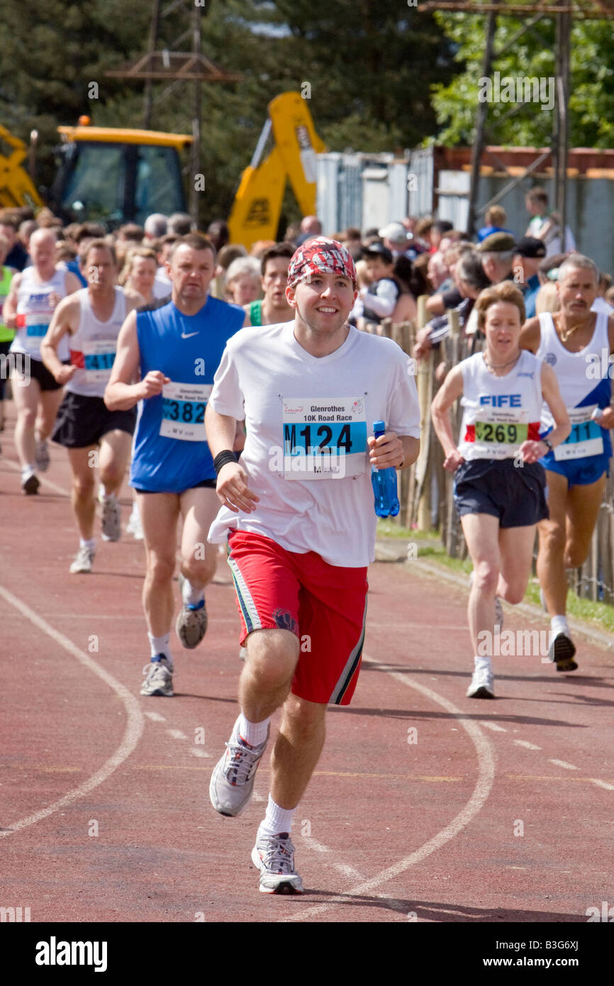 Competitors in Glenrothes Road Running Festival 10k race, Fife ...
