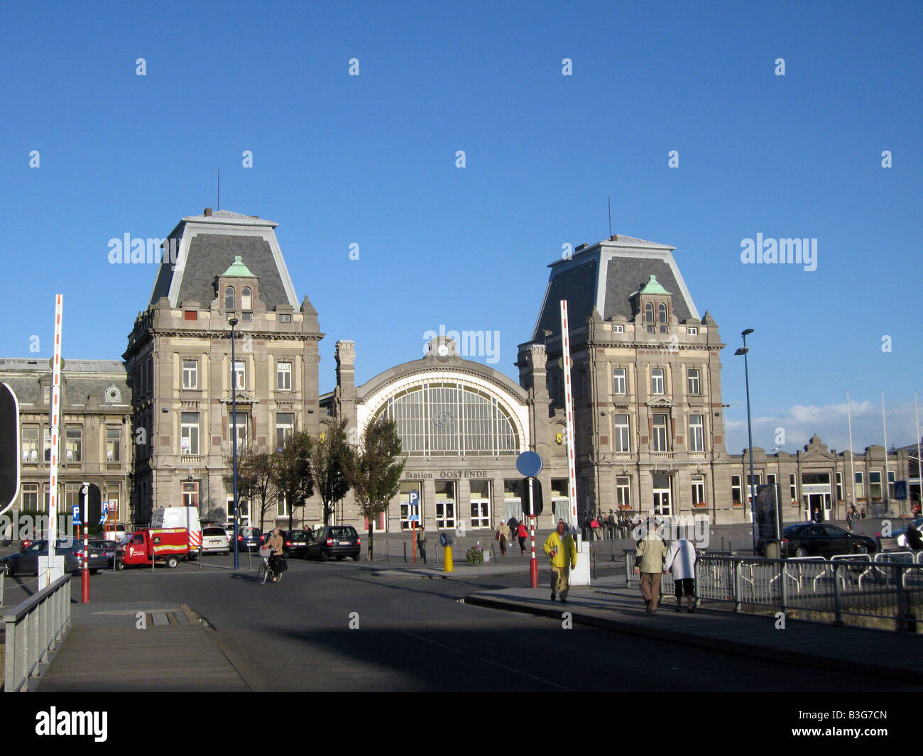 Ostend seagulls hi-res stock photography and images - Alamy