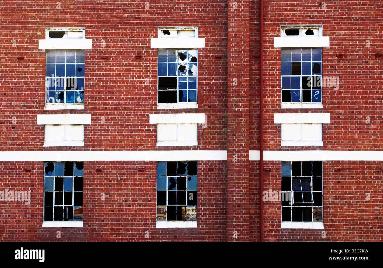 Warehouse windows smashed hi-res stock photography and images - Alamy