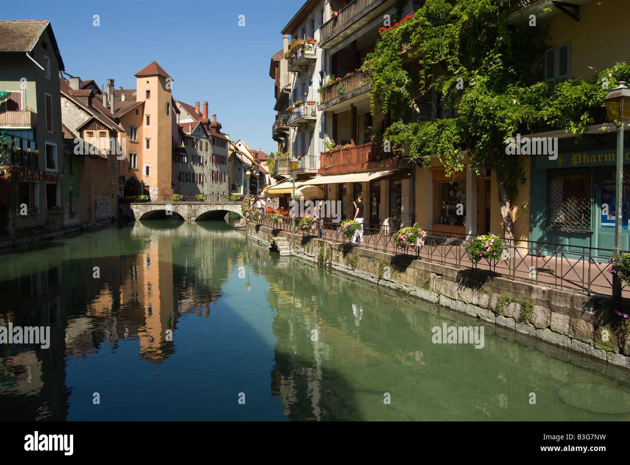 Medieval buildings and bridge at Annecy Stock Photo - Alamy