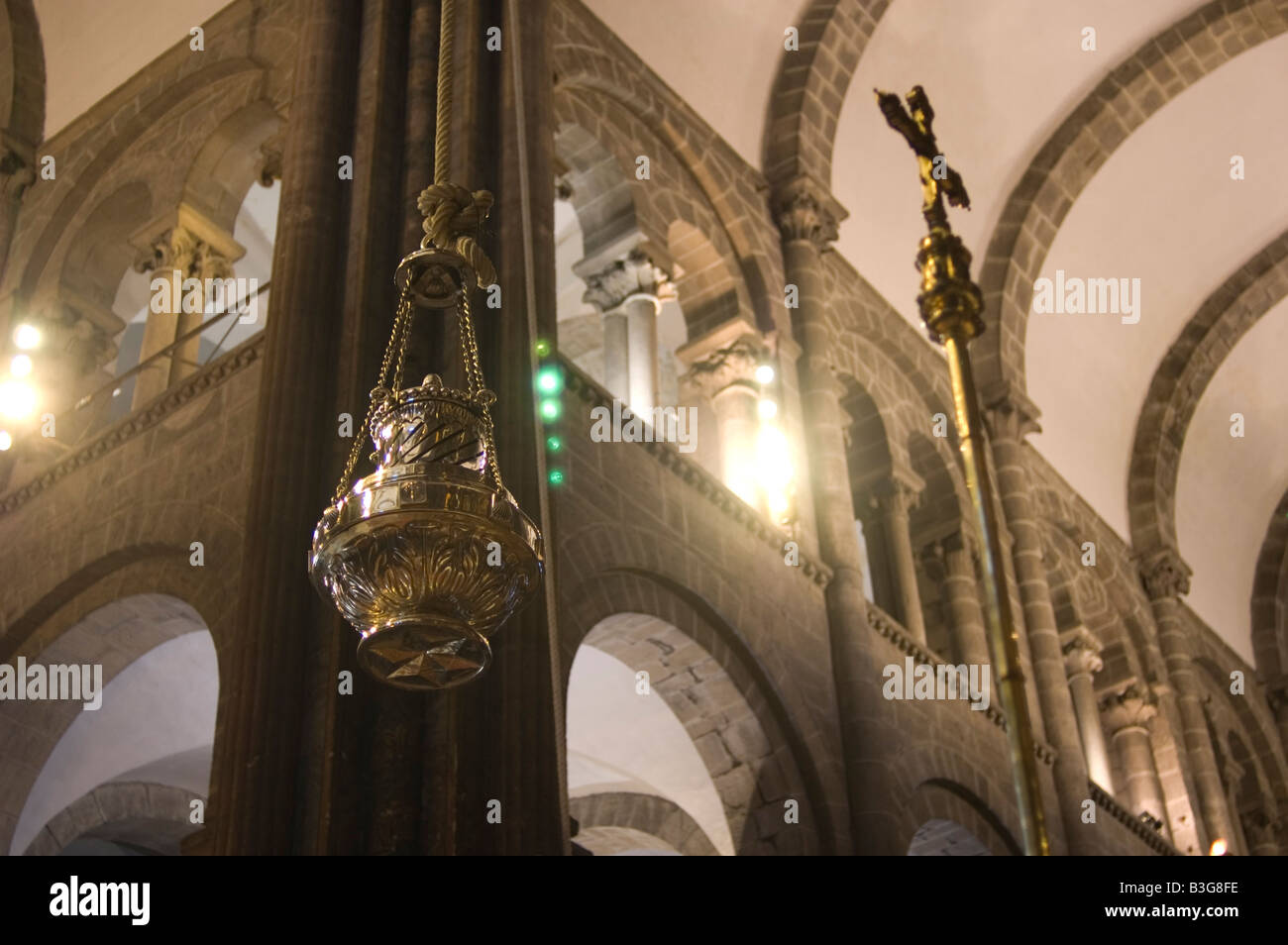 Botafumeiro incensory in cathedral santiago hi-res stock photography ...
