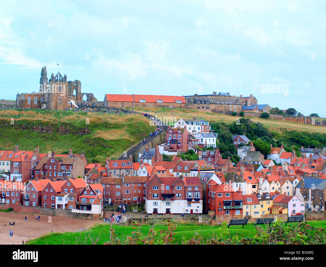 Old whitby children hi-res stock photography and images - Alamy