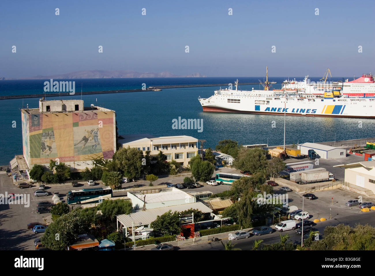 Ferries crete hi-res stock photography and images - Alamy
