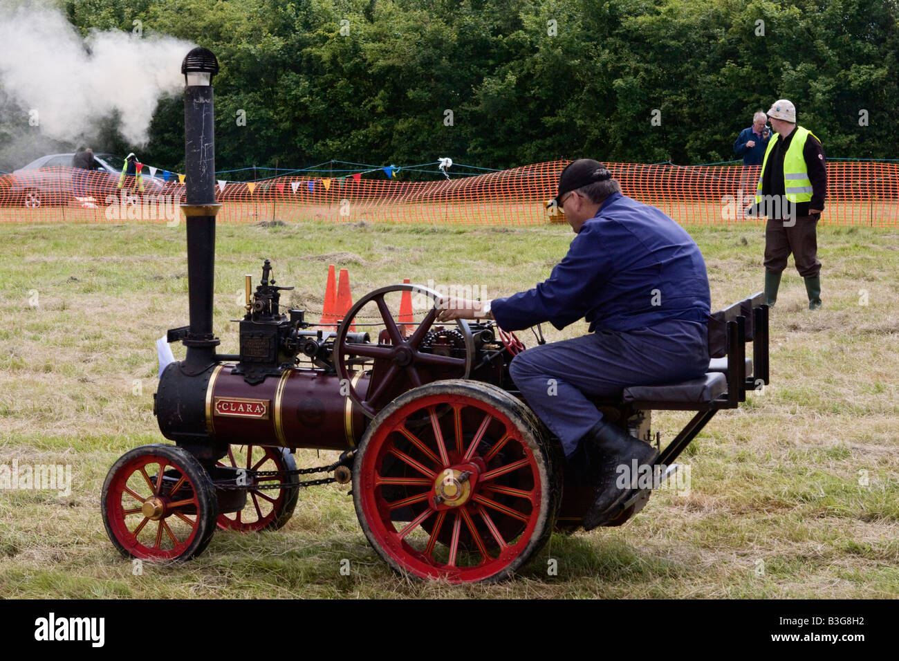 Vintage steam traction engine hi-res stock photography and images - Alamy