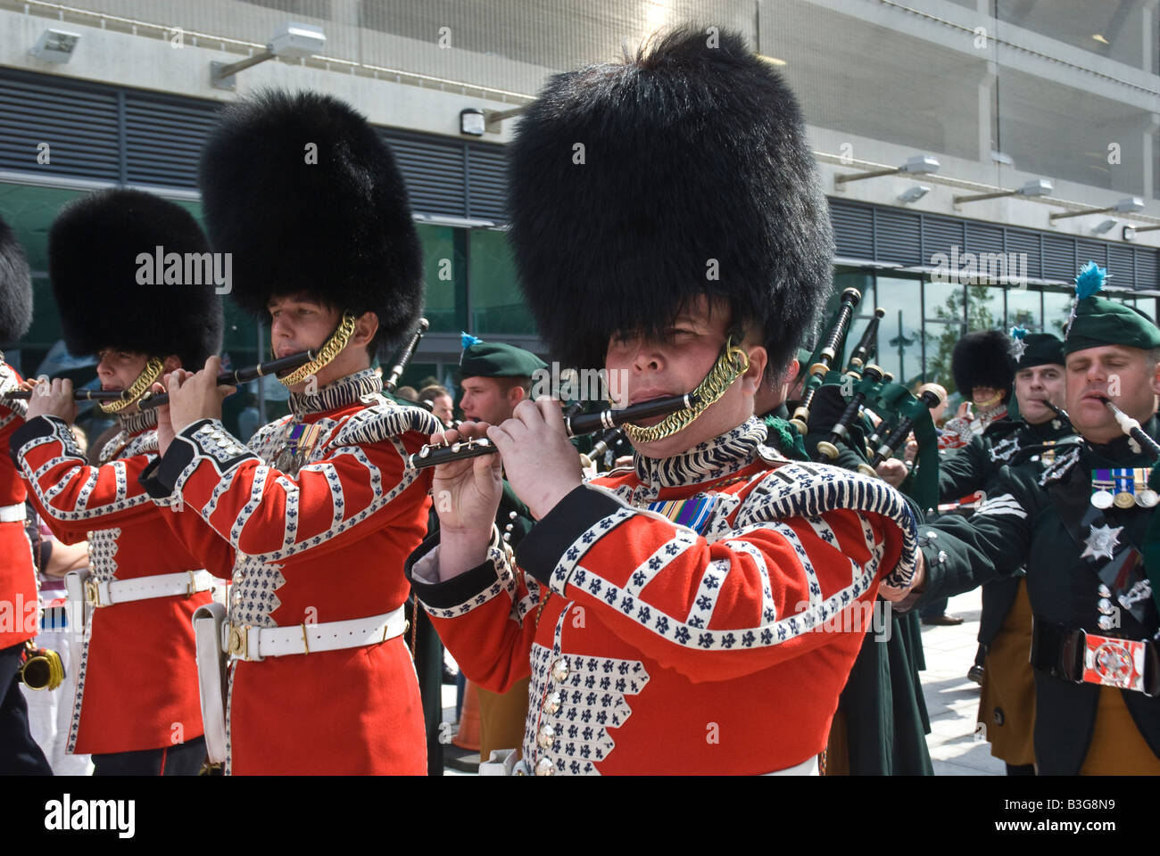 Guards flute players Stock Photo - Alamy