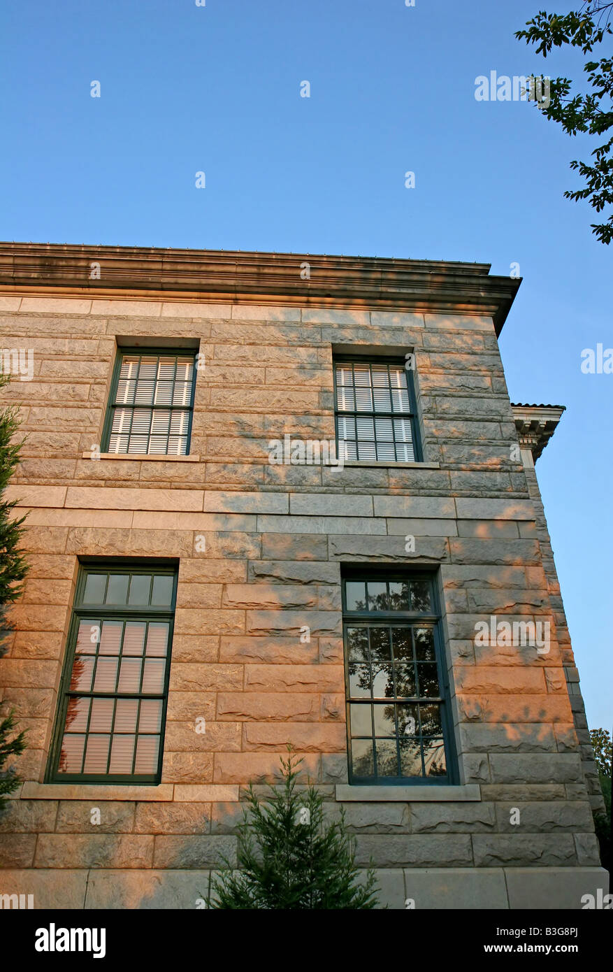 An old stone courthouse in early morning light Stock Photo - Alamy