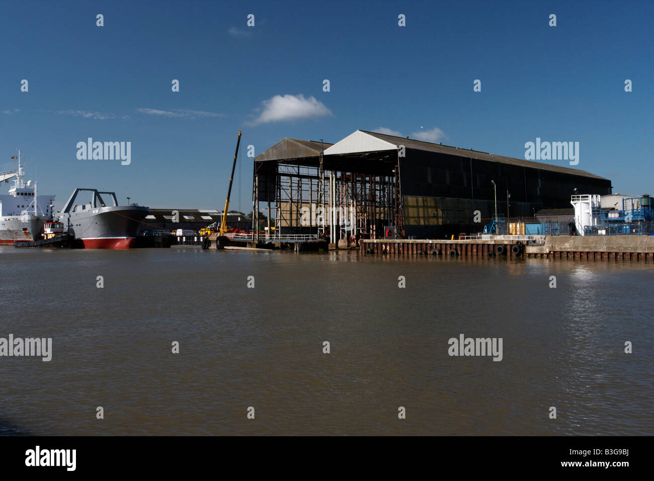 Dry dock boat hi-res stock photography and images - Alamy