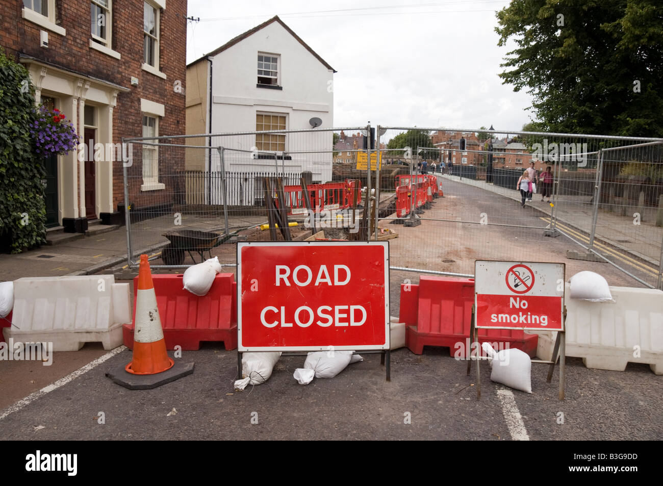 Highway blocked hi-res stock photography and images - Alamy