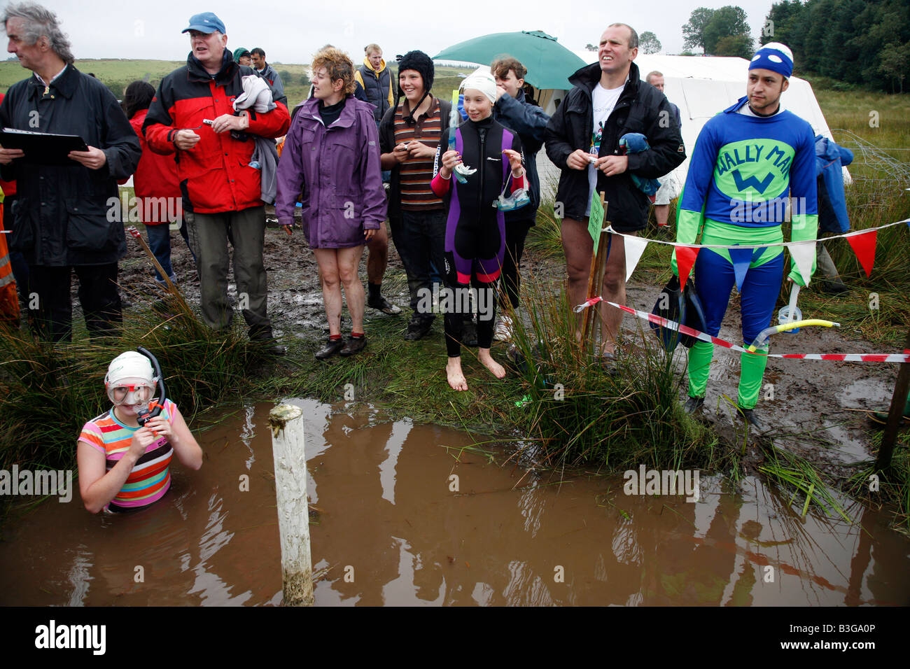 Bog snorkeler with crowd hi-res stock photography and images - Alamy