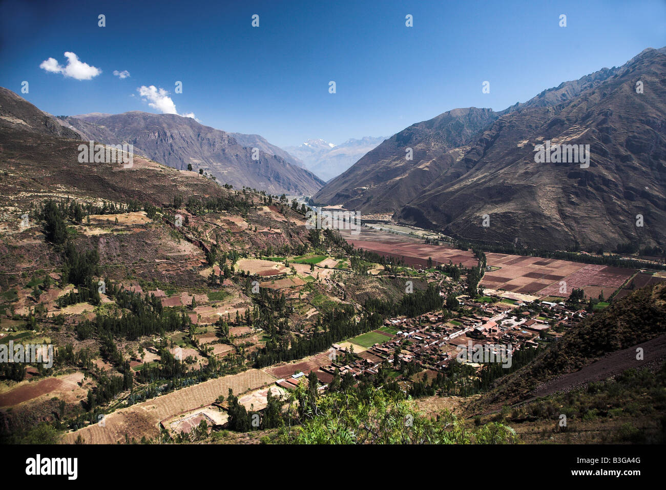 Views of the Urubamba Valley in the Sacred Valley, Peru Stock Photo - Alamy