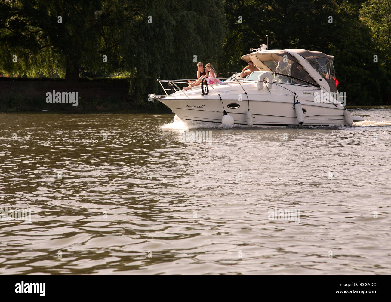 Cabin cruiser boat hi-res stock photography and images - Alamy