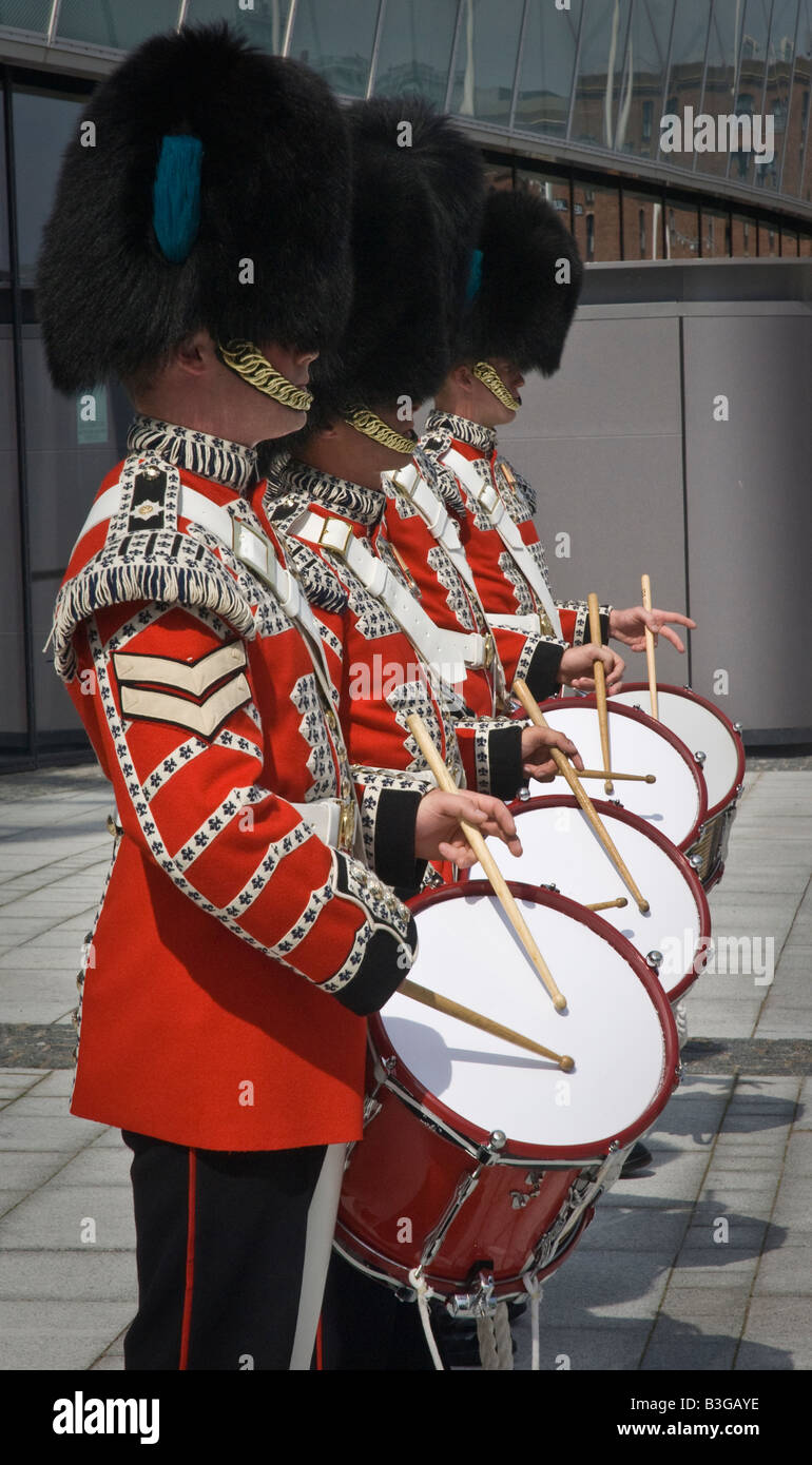 Drummers guards hi-res stock photography and images - Alamy