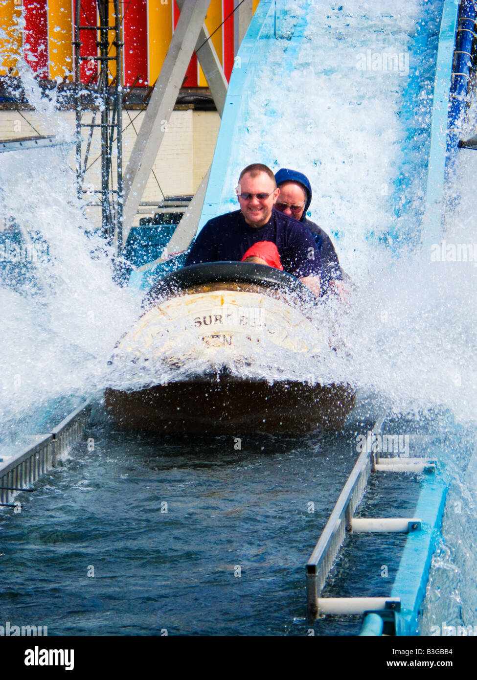 Water splash log flume ride hi-res stock photography and images - Alamy