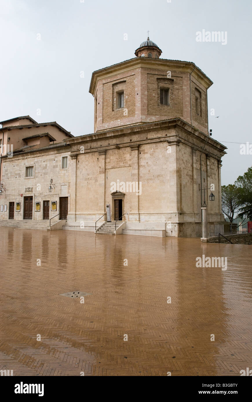 Spoleto Piazza del Duome Stock Photo - Alamy
