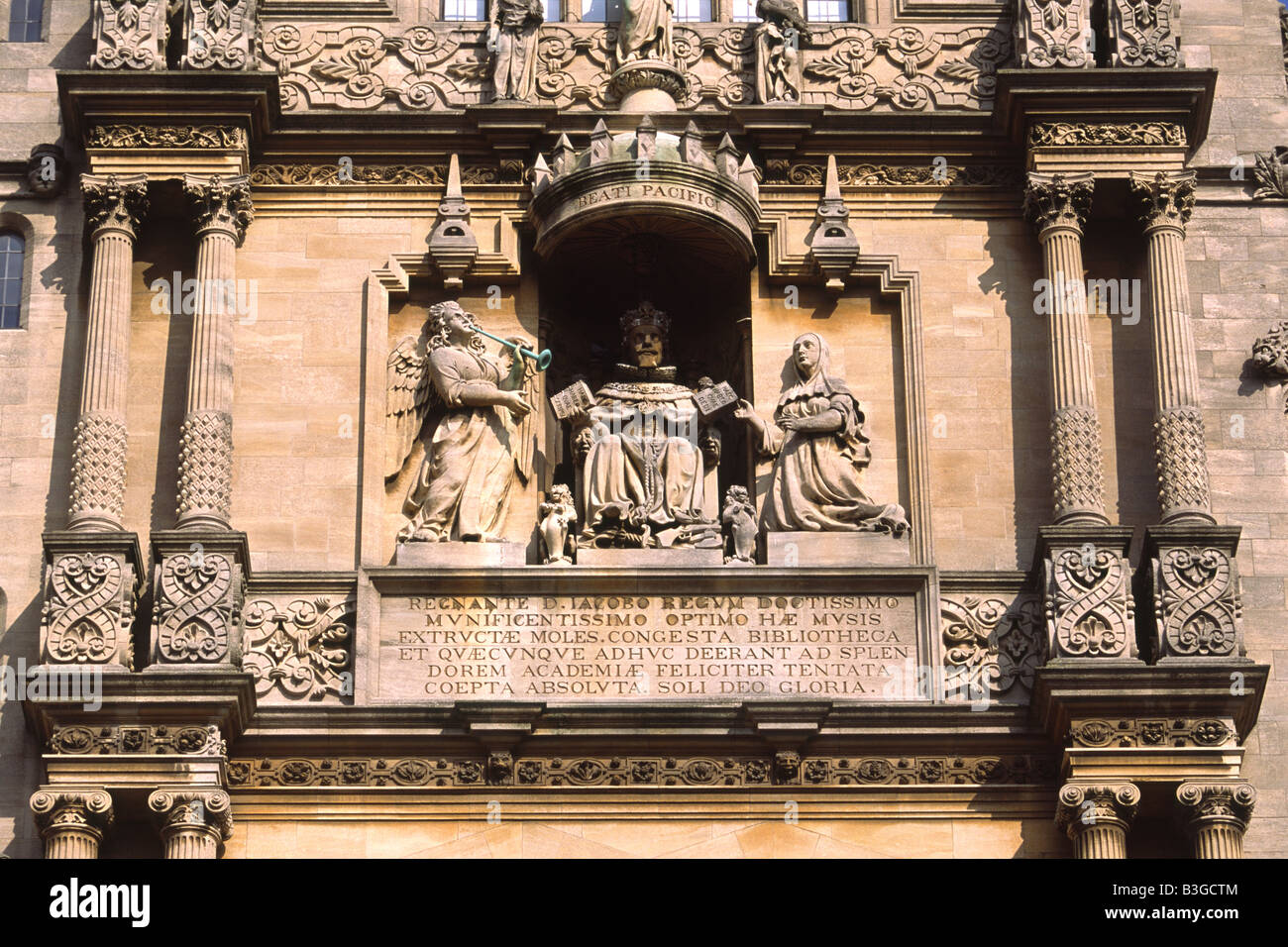 Statue detail, Bodleian Library, Oxford Stock Photo - Alamy