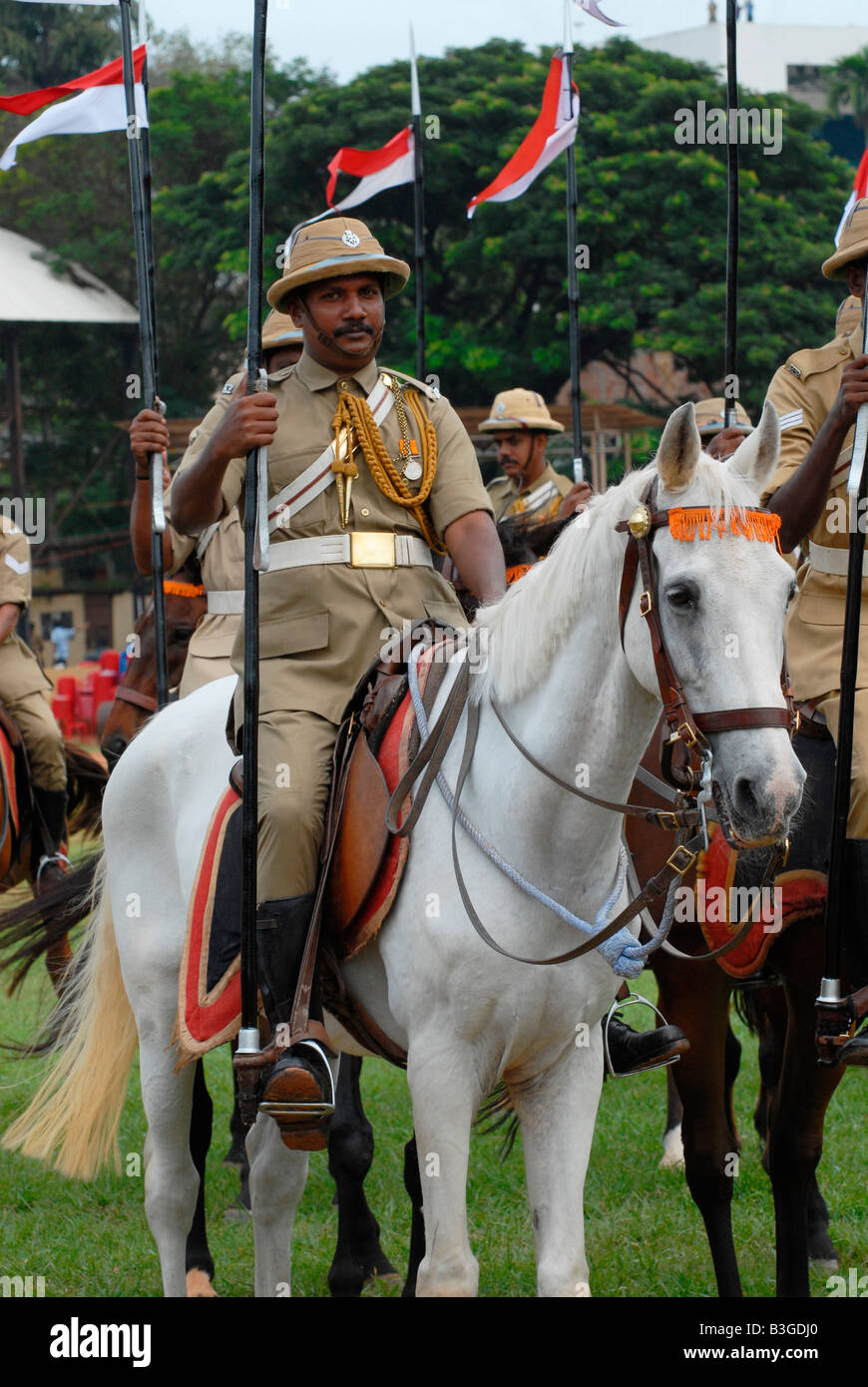 Police and horse hi-res stock photography and images - Alamy