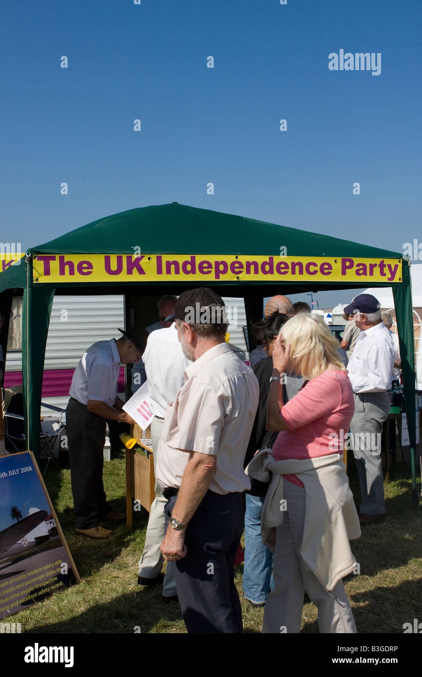 Independence party hi-res stock photography and images - Alamy