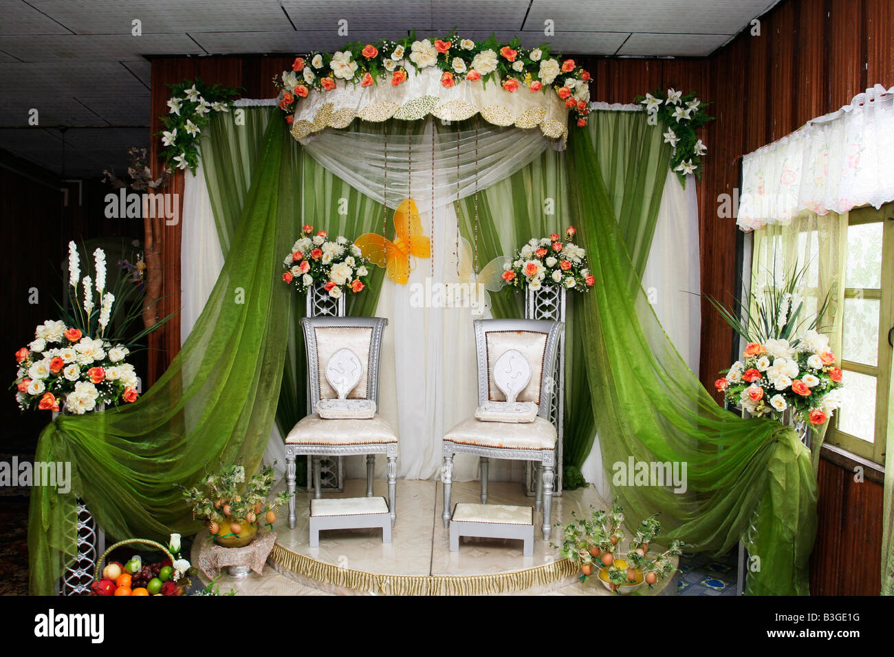 Traditional Malay wedding dais in Terengganu, Malaysia Stock Photo - Alamy