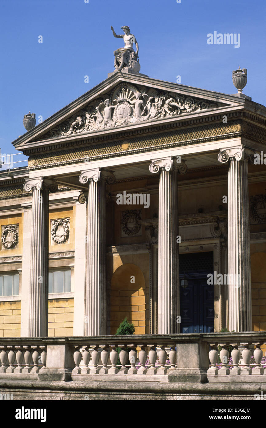 Ashmolean museum roof hi-res stock photography and images - Alamy