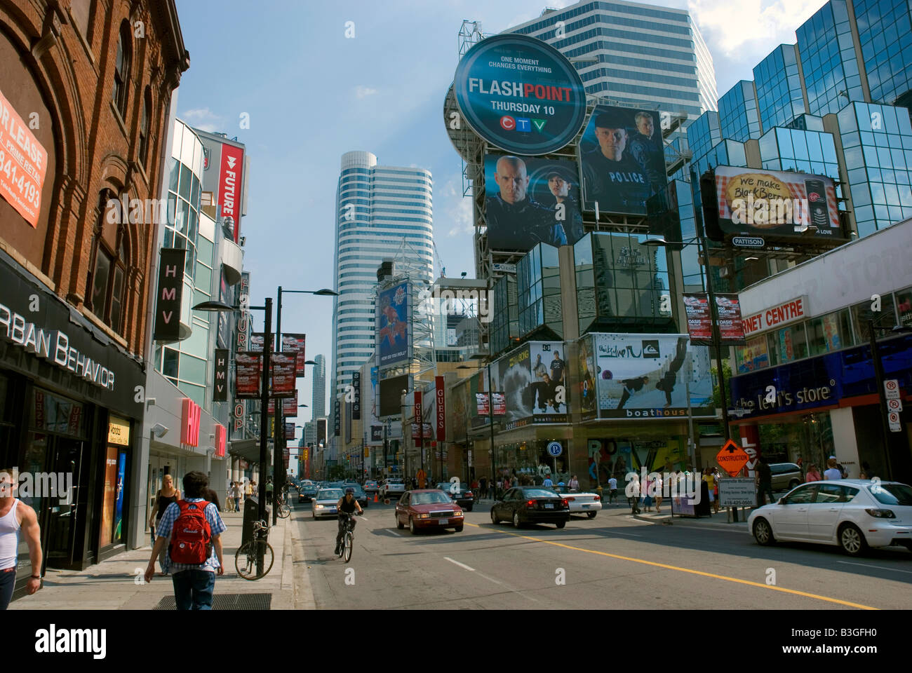 Yonge dundas square eaton centre toronto hi-res stock photography and ...
