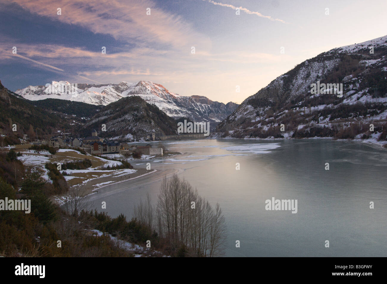 Dawn view of the village of Lanuza and the Lanuza Reservoir, Sallent de ...