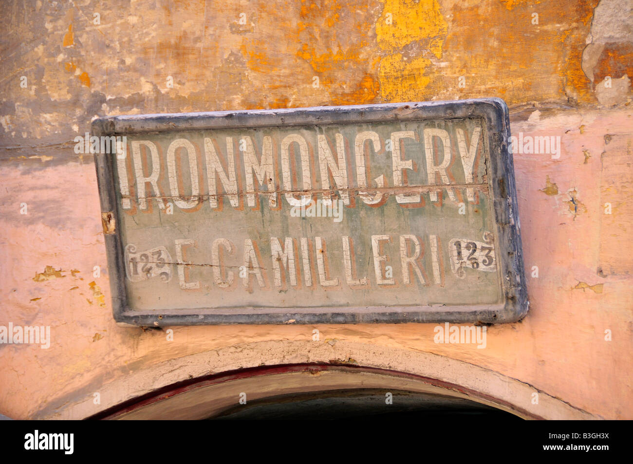 Ironmongery hi-res stock photography and images - Alamy